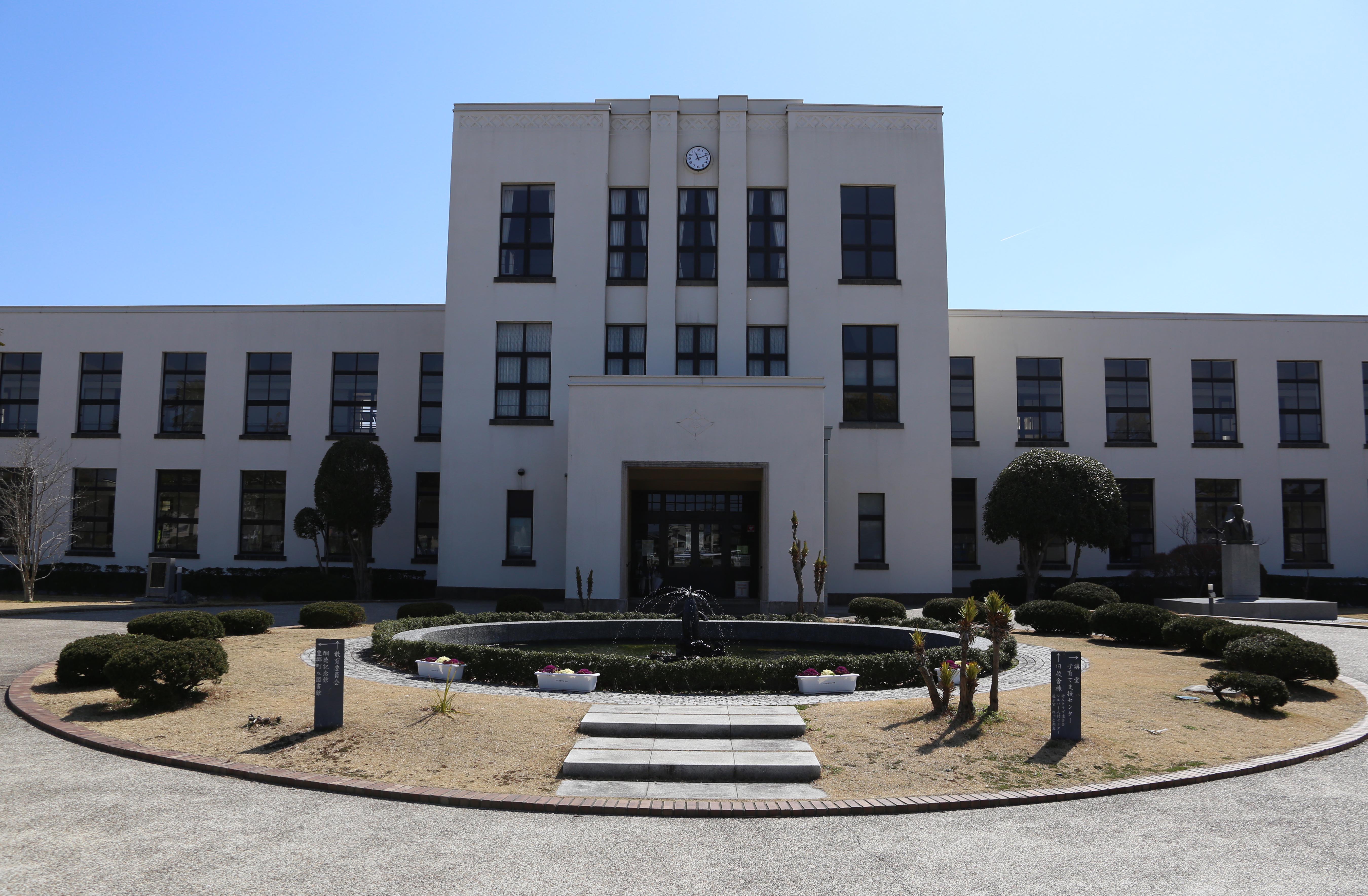 Toyosato Elementary Exterior (4)